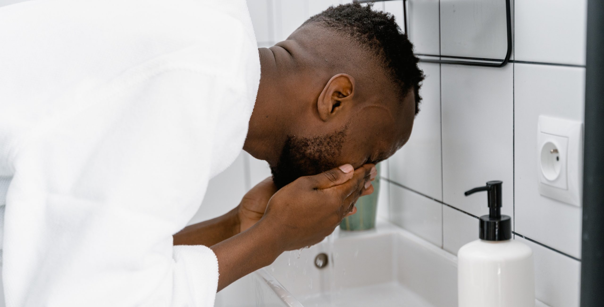 8 Coconut-free Face Washes for Sensitive Skin